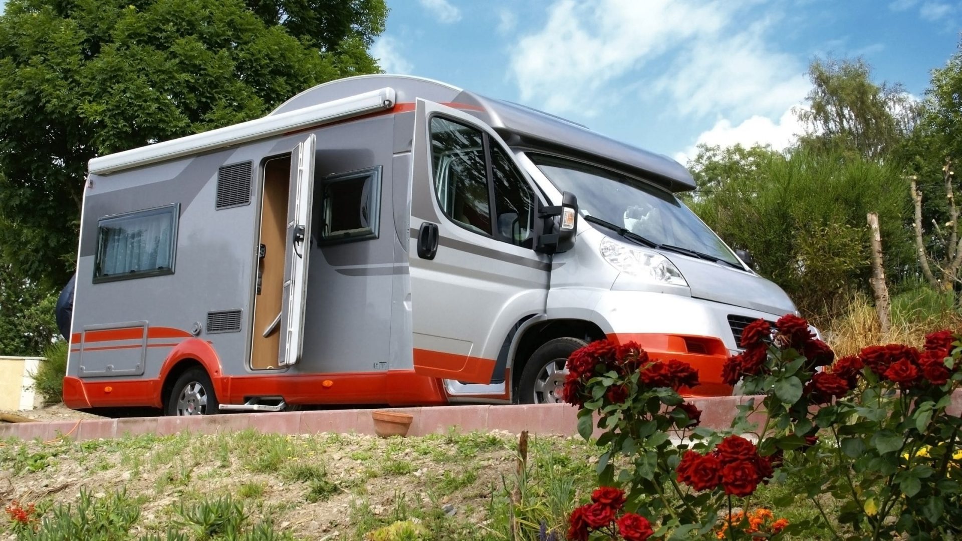 Motorhome Security & Safety - How to Protect Your Campervan From Theft ...